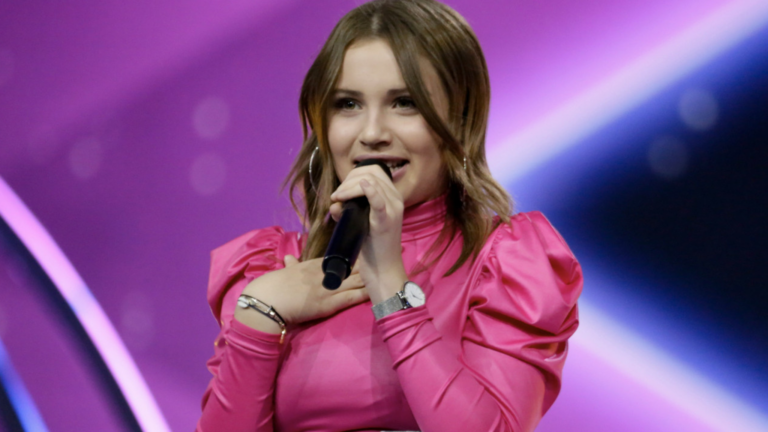 Francia: Carla y su "Bim Bam Toi" recibe el certificado de disco de oro