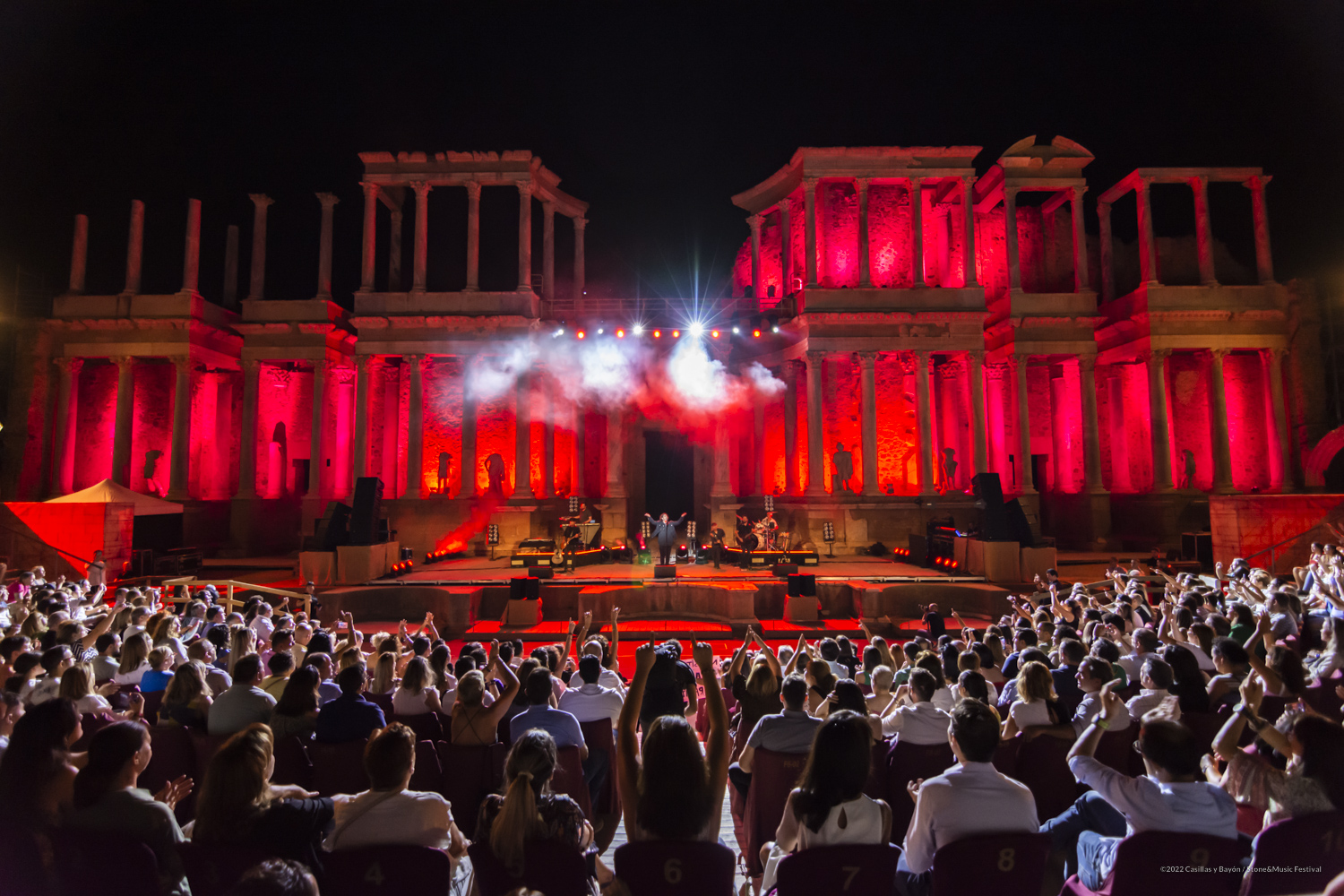 Antonio Orozco llenó de magia el Teatro Romano de Mérida